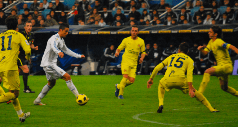 Quel est le numéro de Cristiano Ronaldo lorsqu'il signe au Real Madrid ... Quel est le numéro de Cristiano Ronaldo lorsqu'il signe au Real Madrid ...
